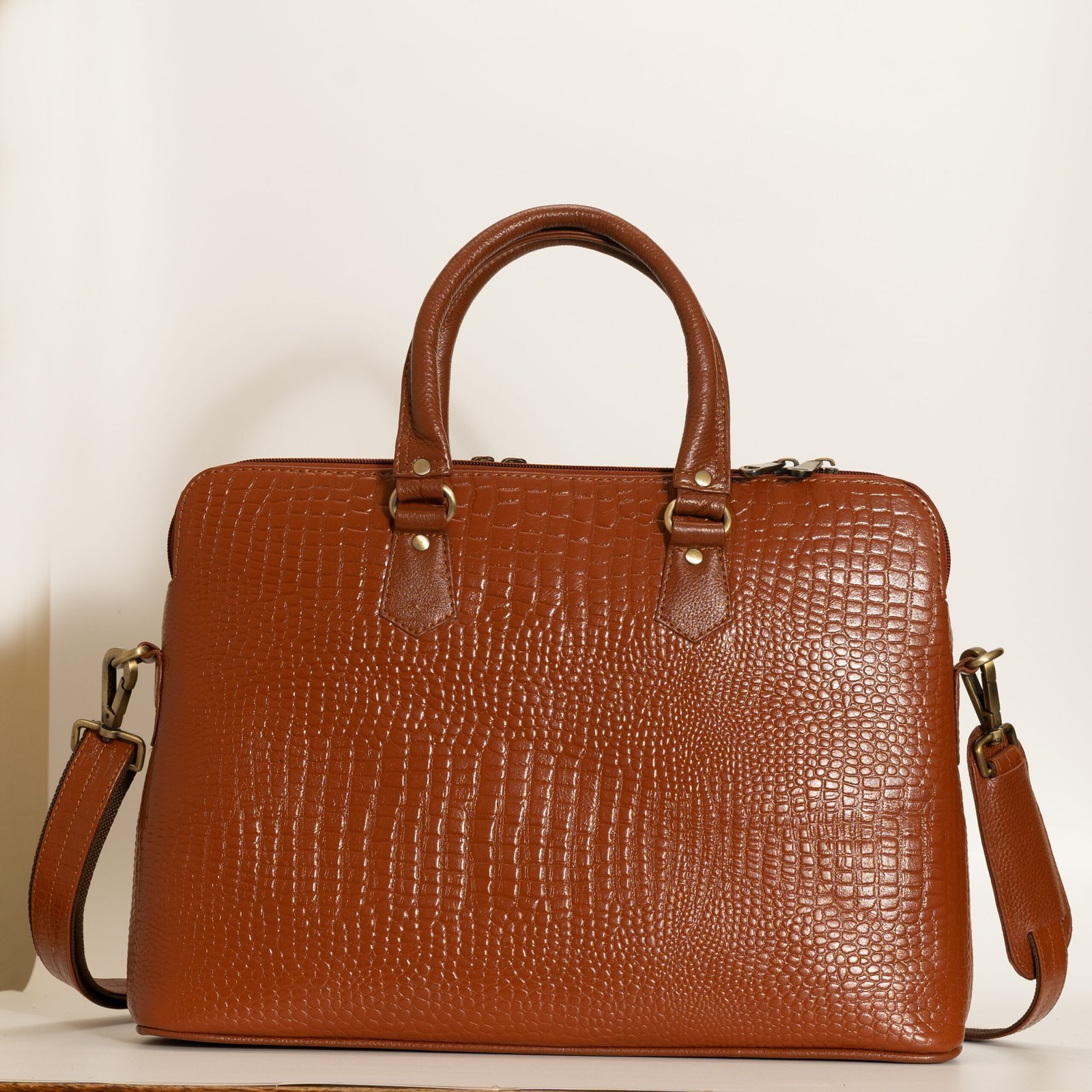 Croc-Textured Leather Laptop Bag – Tan Edition – Ma Fierté